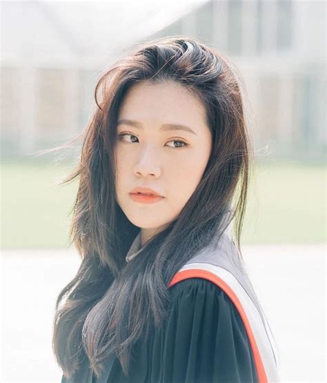 จินนี่ จุฑาภัค ลูกสาว ใหญ่ ฝันดี เรียนจบเป็นบัณฑิตป้ายแดงเรียบร้อย