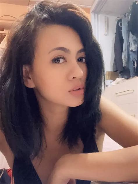 Tampil Awet Muda Ini 7 Potret Yeyen Lidya Di Usia 43 Tahun Hot