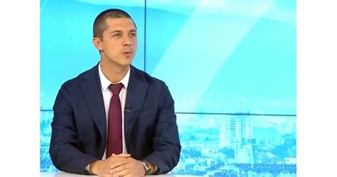 Промяната няма да издига кандидат за шеф на НС подкрепя червения Вигенин