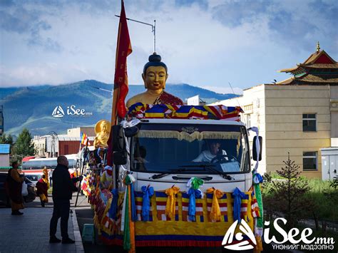 ФОТО Даншиг наадмын парад Гандантэгчэнлин хийдээс Хүй долоон хутаг руу хөдөллөө Isee Mn