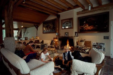 Zoom sur la maison d Alain Delon à Douchy où il a vécu heureux avec