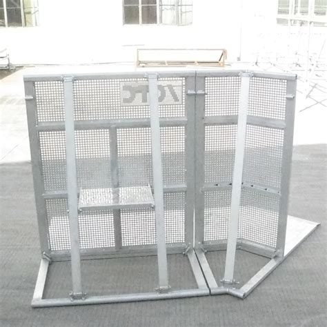 用于舞台围栏的易组装安全的金属板条铝边界墙围栏板 围栏 广州市华崴演出器材有限公司 铝合金灯架 航空箱 活动舞台