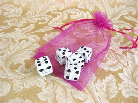 Skull Dice Set Of 5 Pirate Dice Bone D6 Skulls Gamer T Dnd Skull Dandd