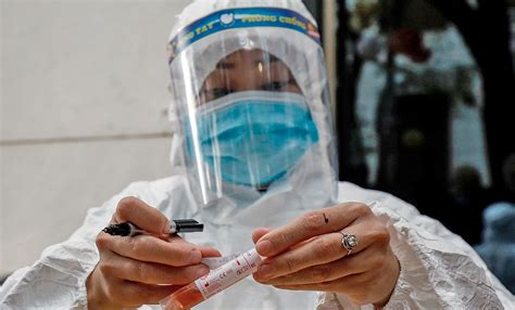 La OMS anunció que vigila una nueva variante de Covid y desconoce su