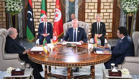 قمة ثلاثية ترفض التدخل الأجنبي في شؤون ليبيا موقع 24