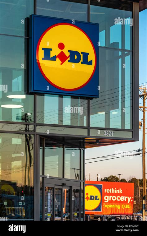 New Lidl Grocery Store Opening In Metro Atlanta Georgia Usa Stock Photo Alamy