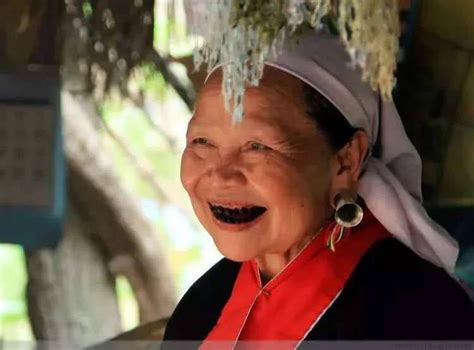 傣族妇女染黑齿之谜除了美还有你不知道的功效 搜狐大视野 搜狐新闻