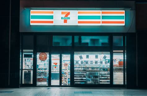 711 Convenience Store Behance