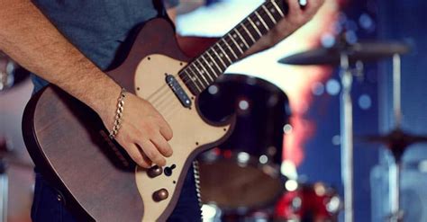 How Many Strings Do Guitars Have Electric And Acoustic Guitar Aficionado