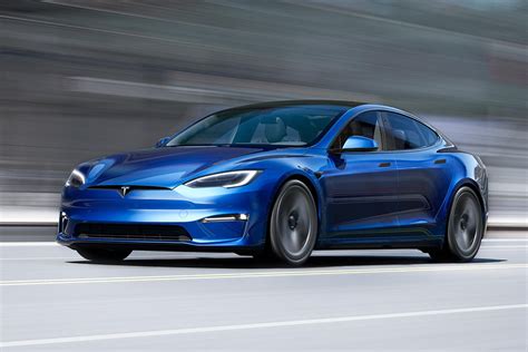 Tesla подает в суд на владельца электрокара за посягательство на