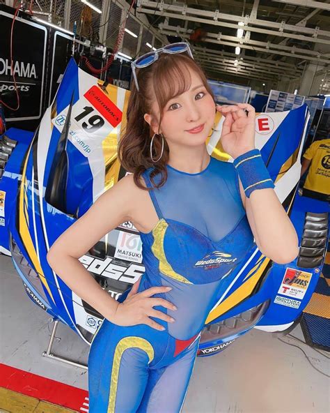 安田七奈さんのインスタグラム写真 安田七奈instagram「supergt第5戦 鈴鹿🦌 19号車tgr Team