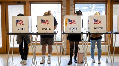 Julia Roberts Mocked For Campaign Ad Telling Women They Can Vote
