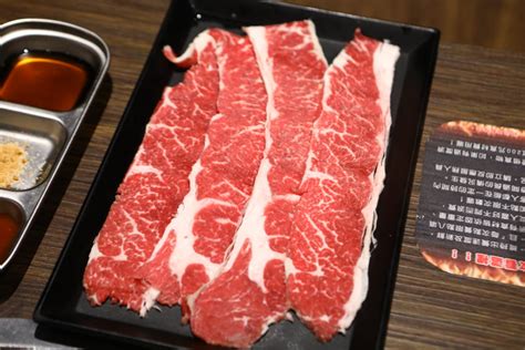 桃園美食｜狩夜無煙炭火燒烤火鍋。寵物友善餐廳、龍蝦生蠔頂級牛小排、火烤兩吃、麻辣火鍋吃到飽！ 洛基小聿媽