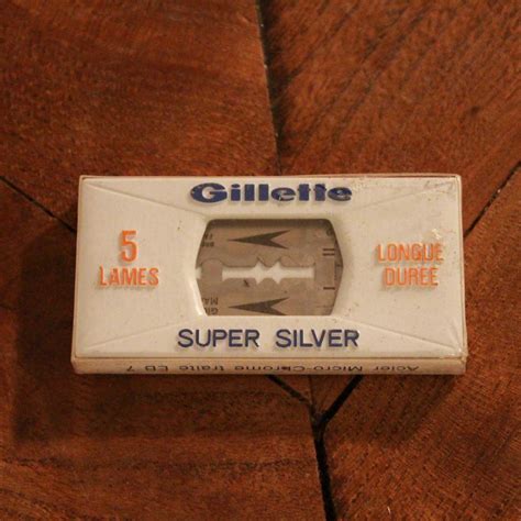 Nos Vintage Dispenser Of 5 Gillette Super Silver Safety Razor Blades