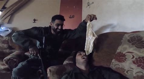 جنود إسرائيليون ينشرون لقطات لهم وهم يلهون بملابس داخلية نسائية من