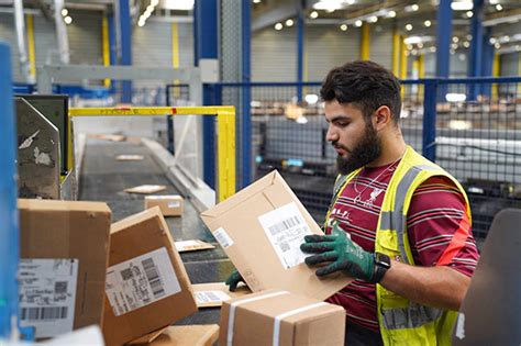 LA POSTE sattend à livrer millions de colis pour Noël Logistique Urbaine