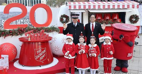 20주년 맞은 휘슬러코리아의 구세군 자선냄비 전달식