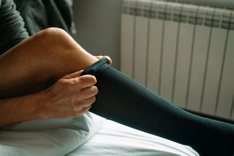 Is There A Tool To Help Put On Compression Socks