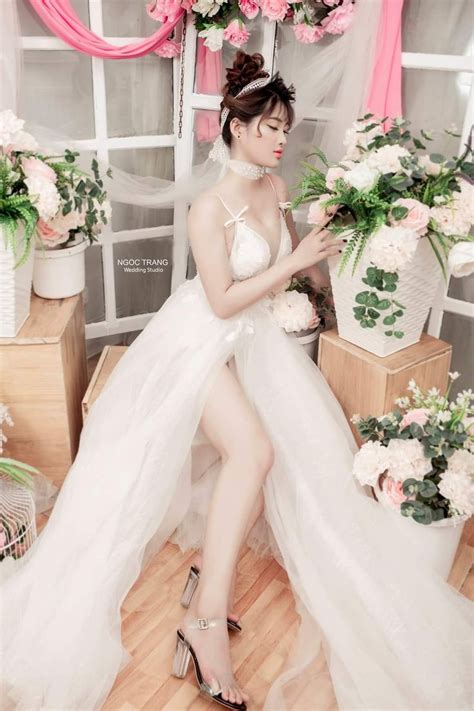 Ghim của Gái Xinh trên Gái xinh mặc váy ngắn váy dài và áo cưới Cô dâu