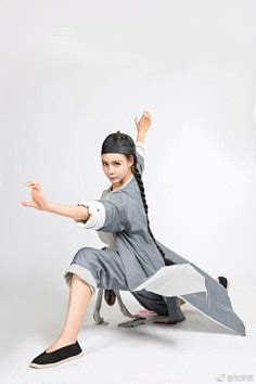 动态参考 花瓣网 陪你做生活的设计师 樾单手对决史无前例 动作 在最新一部中宗师叶问来到美国在此见到洋人对华人的偏见与排挤并