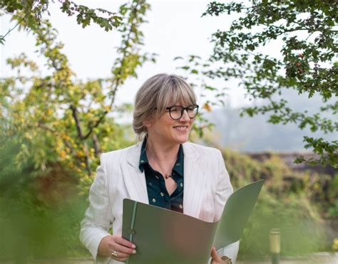 Amanda Heale Association Of Independent Celebrants