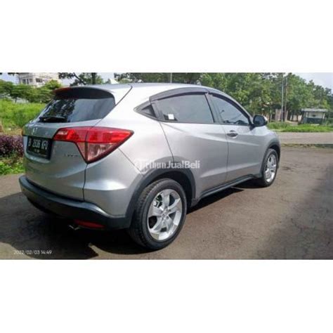 Mobil Honda HRV Type E CVT Transmisi Matic 2017 Bekas Pajak Panjang
