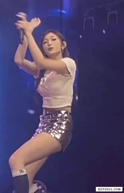 아이브 이서 해외공연 의상