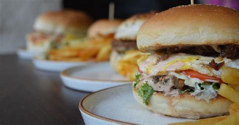 Burger Showdown With Kelvin Cheung Mumbai Whats Hot Whatshot Mumbai