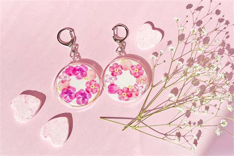 【押し花キーホルダーandさくらマグネット】ダイソーの100均グッズで作る簡単おうち工作 キッズイベントニュース｜子供向けイベント企画、キッズ