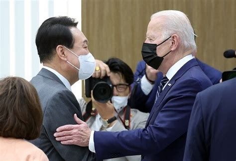 윤석열·바이든 만났다첫 일정 삼성 반도체 공장 시찰 일요신문