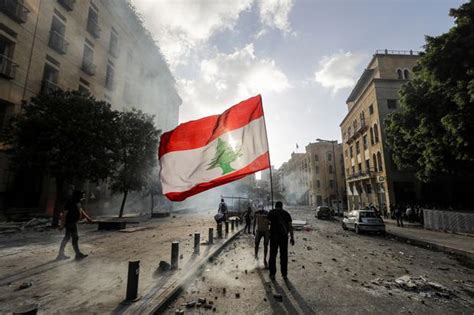 Explosión en Beirut la vida asoma tímidamente en las calles de la capital de Líbano a un mes de