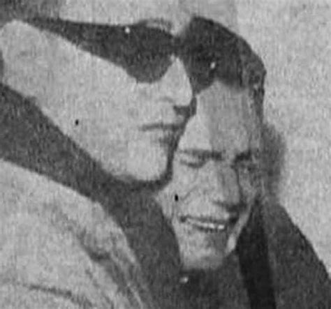 صورة نادرة لعبد الحليم حافظ وهو ينهار من البكاء Jadeedoha