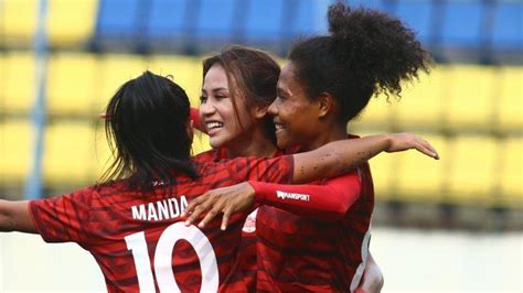 Menang Telak 7 0 Atas PSIK Klaten Tim Persis Solo Putri Raih Juara