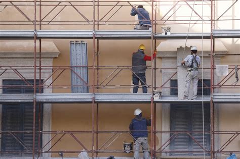 Incidenti Lavoro Cade Da Impalcatura Muore Operaio In Trentino LaPresse