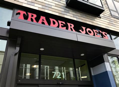 Trader Joe S Opens In New Downtown East Apt Building The Journal