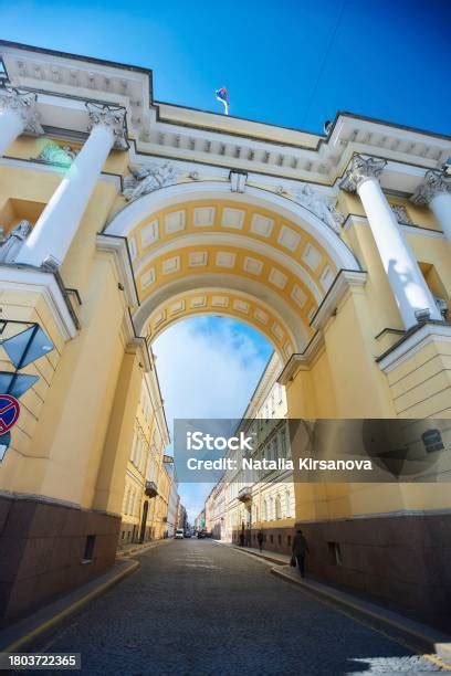El Antiguo Edificio Del Senado Y Del Sínodo Una Obra Maestra De La