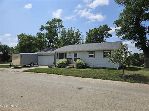 120 E 6th Ave Webster Sd 57274 See Est Value Schools And More