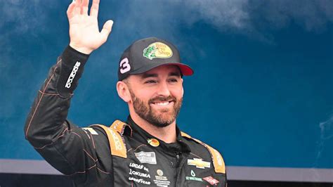 Rcr Austin Dillon Receive 17 Race Commitment From Bass Pro Winchester