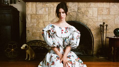Gracie Abrams Talks Tours Her Twenties And Taylor Swift Teen Vogue