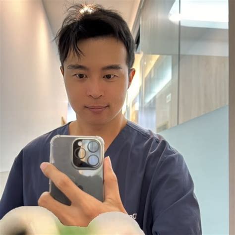 牙科鬼故事 奇美醫院時期 一位現場牙痛的北北，主述：前陣子做完植牙手術，傷口愈來越痛。 全口x 光片並未找到人工牙根，口內發現有顆牙「浮浮的