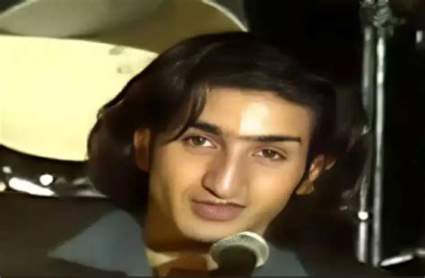 عمل بینی محسن یگانه تو نوزده سالگی موهای گیسو کمند و گیرای خواننده