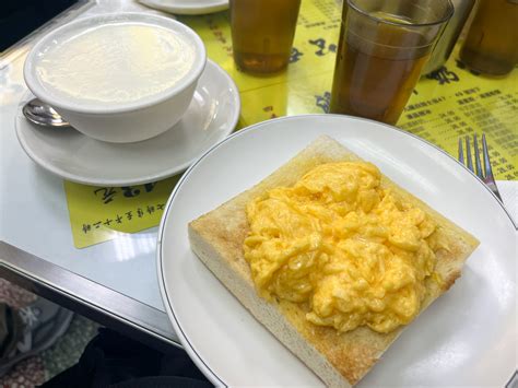 香港美食｜澳洲牛奶公司，必吃滑嫩炒蛋、香濃燉奶，港鐵佐敦站美食，超受旅人歡迎的排隊茶餐廳 寫世界旅行的工程師少女