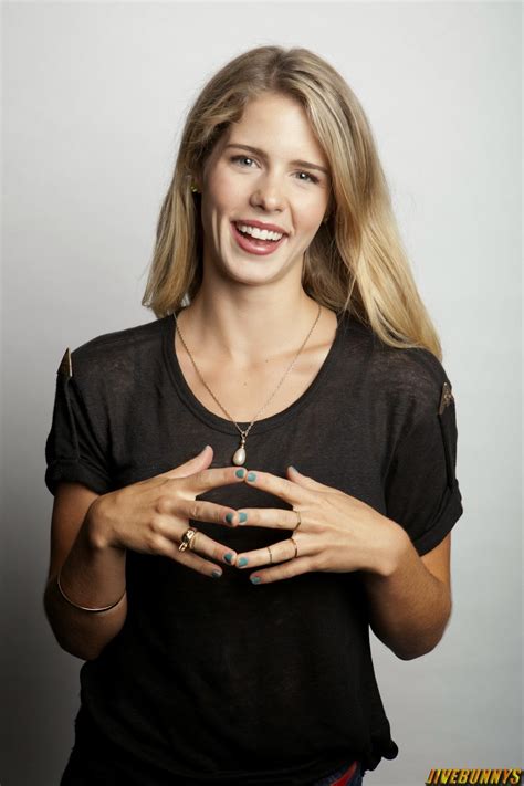 Emily Bett Rickards Hot Actress Photos Gallery 1 Ss Music