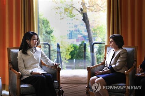 김건희 여사 佛외교장관에 동물권 위해 정책교류 이어가길 연합뉴스