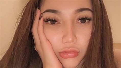 Penampilan Paling Tertutup Messya Iskandar Si Model Seksi