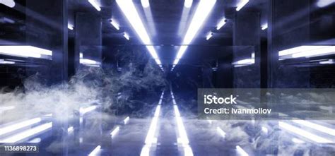 연기 안개 외계인 네온 레이저 거울 반사 라인 모양의 빛나는 블루 룸 어두운 금속 우주선 공상 과학 미래 현대 배경 사이버 빈 3d 렌더링 0명에 대한 스톡 사진 및 기타