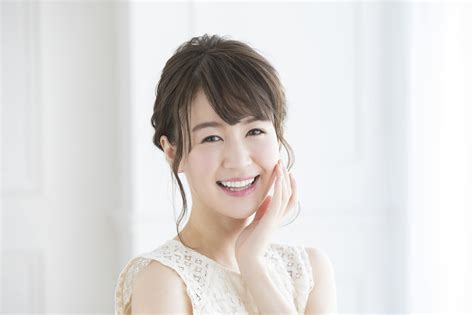 お宮参りの母親の服装にはレンタルスーツがおすすめ！不安や疑問も解消 レンタルドレスチャンネル