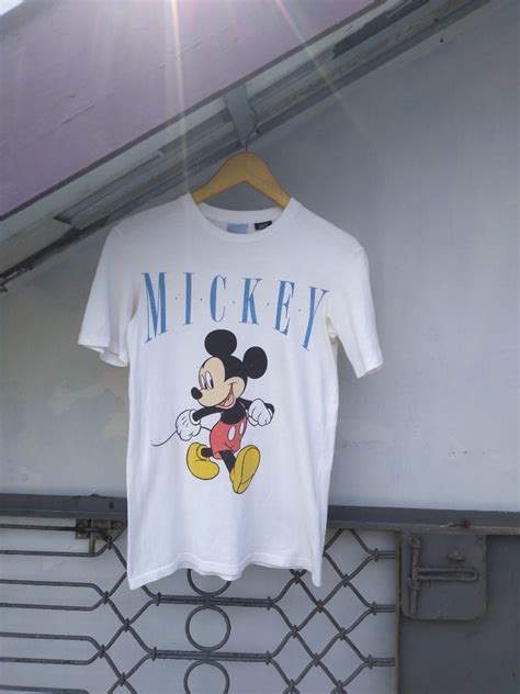 Disney Mickey Mouse Fesyen Pria Pakaian Atasan Di Carousell