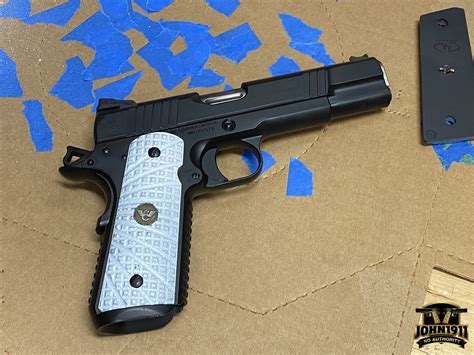 White Wilson Grips Gun Blog