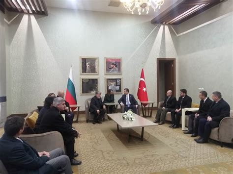 Парламентарната делегация водена от Вежди Рашидов пристигна в Турция снимки